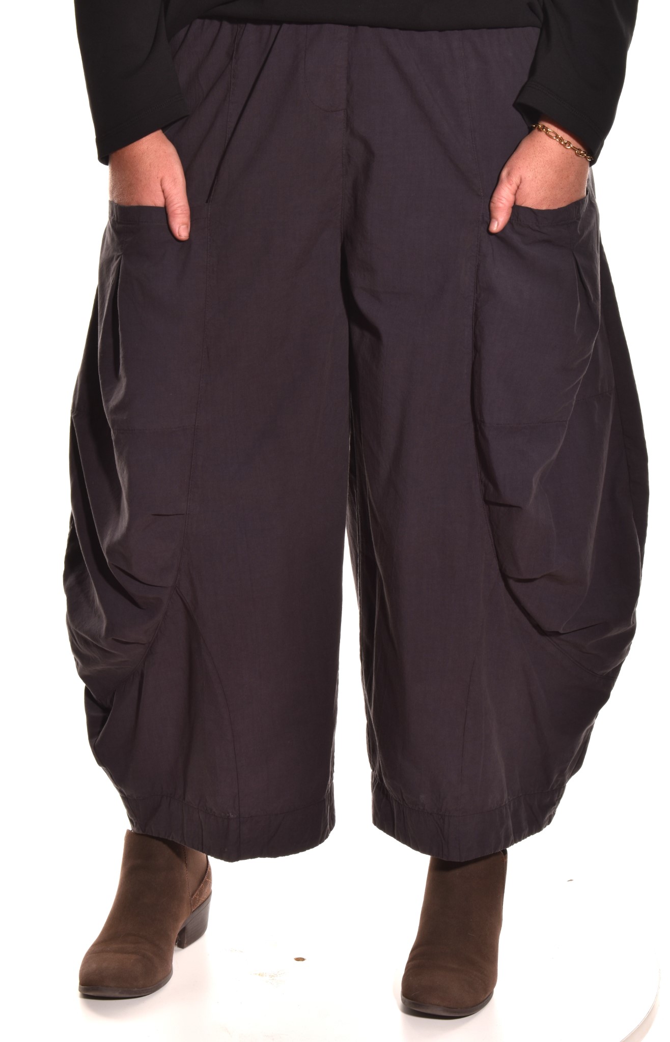 Gerties. Eleven Stitch Design. Double Pocket Pant. - Lea's